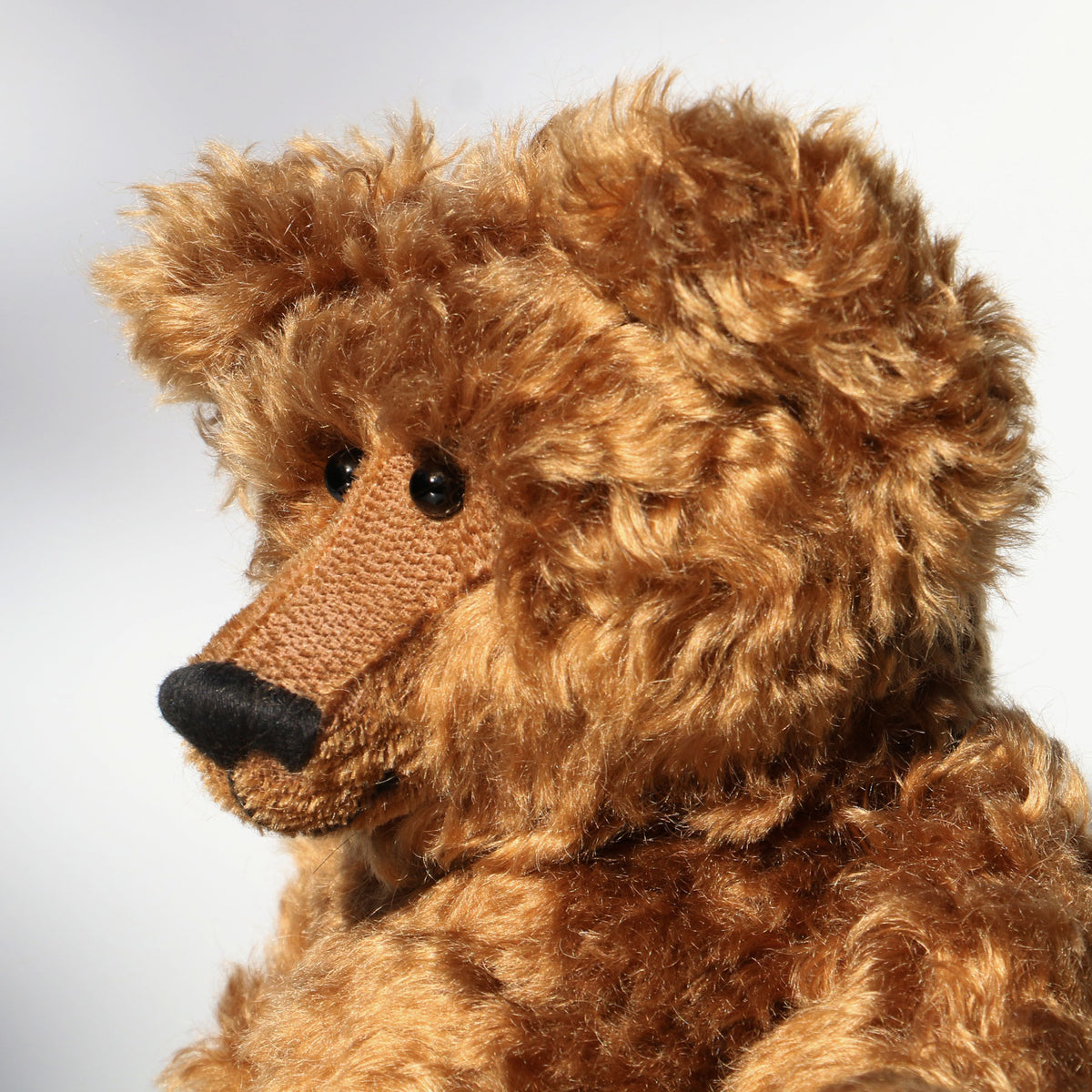 Robbie a sweet and cuddly, traditional teddy bear by Barbara Ann Bears